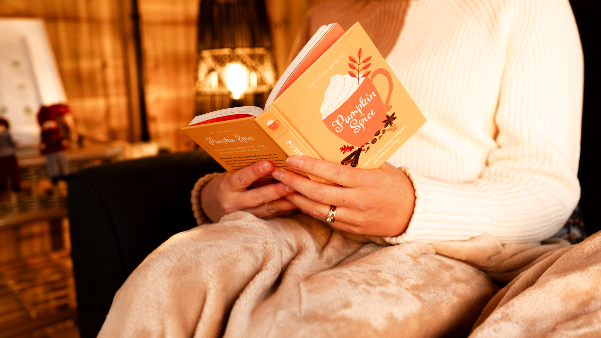 Creating a Cosy Reading Nook: A Hygge Guide to Your Perfect Book Corne ...
